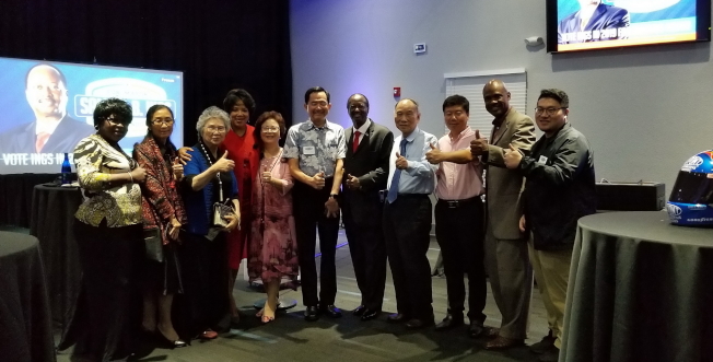 殷格斯競選奧蘭多市長 挑戰現任戴爾 華裔助陣 - 世界新聞網