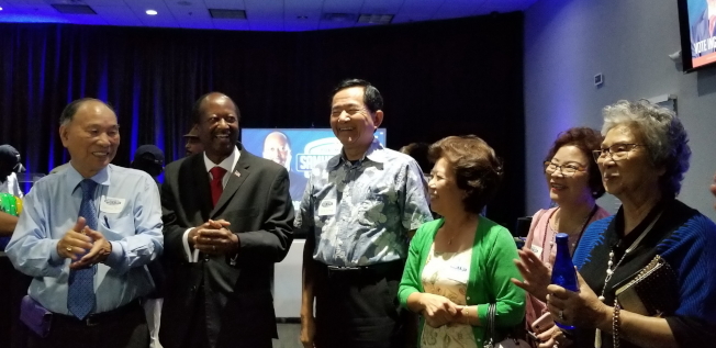 殷格斯競選奧蘭多市長 挑戰現任戴爾 華裔助陣 - 世界新聞網