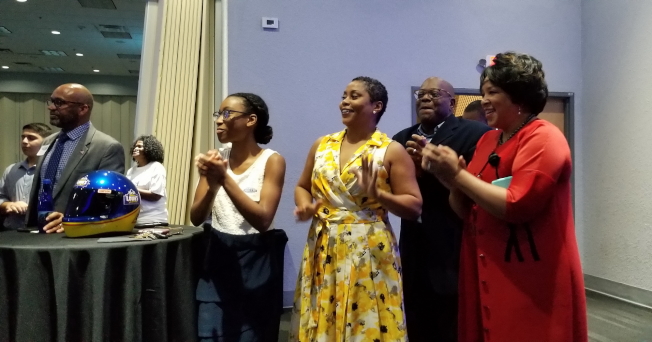 殷格斯競選奧蘭多市長 挑戰現任戴爾 華裔助陣 - 世界新聞網